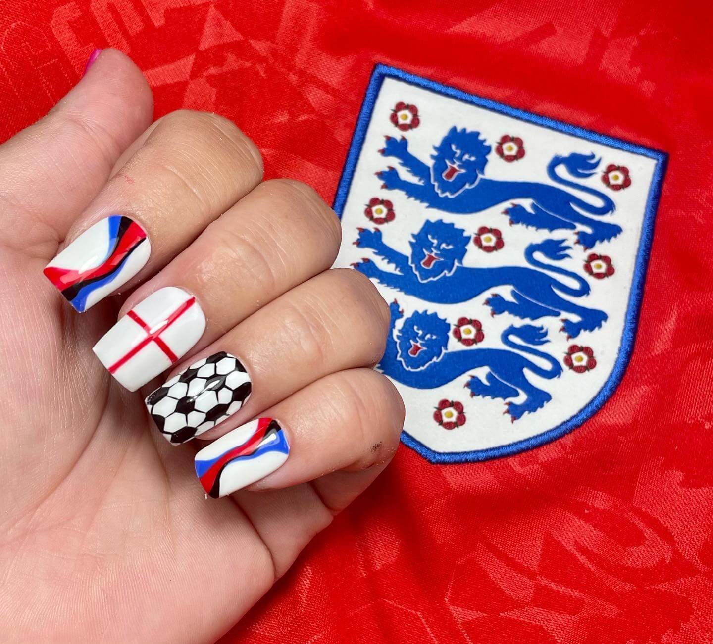 31 Trendy Football Nails - Ak Pal Kitchen