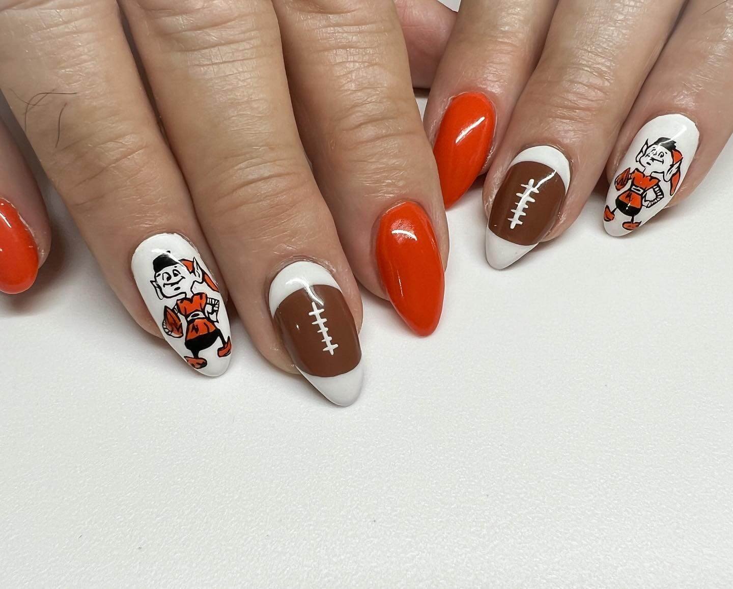 31 Trendy Football Nails - Ak Pal Kitchen