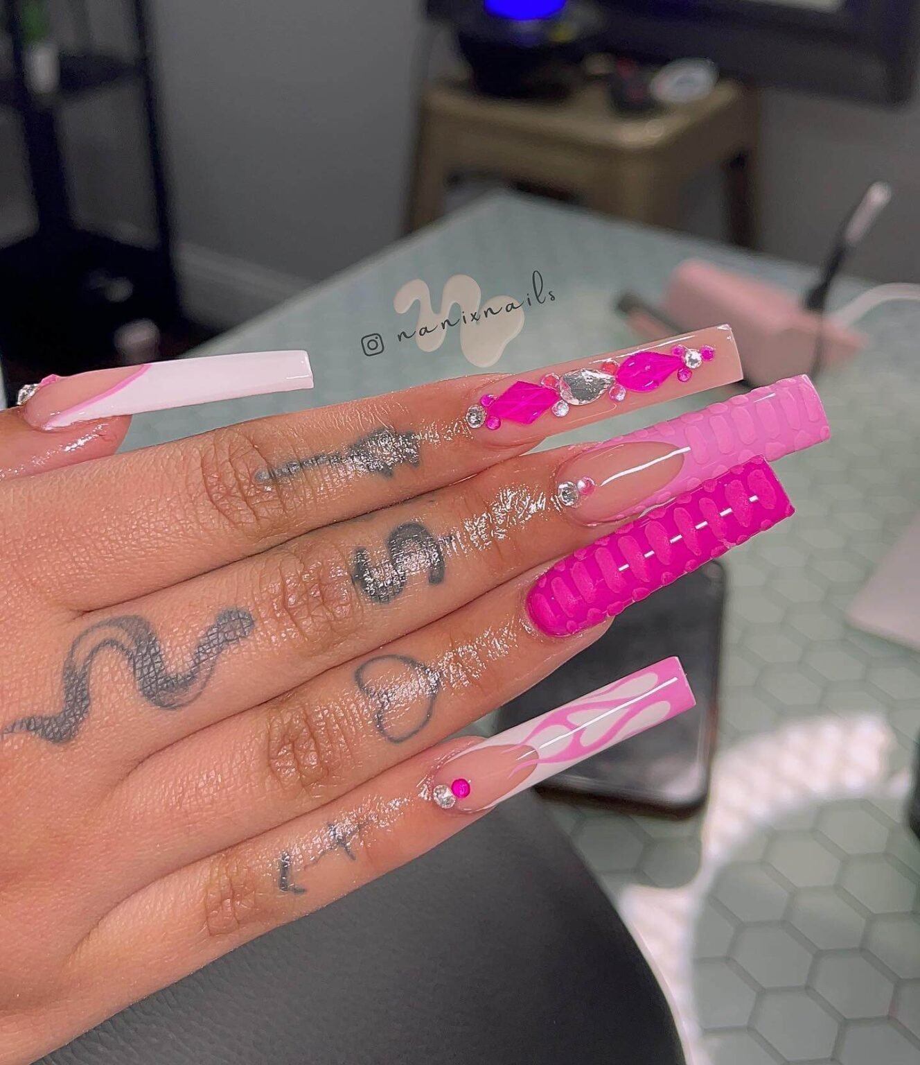 31 Stylish Neon Pink Nails - Ak Pal Kitchen