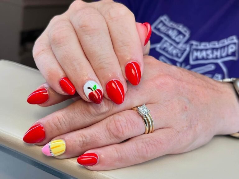 21 Cute Apple Nails - Ak Pal Kitchen