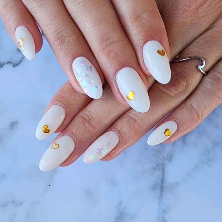 31 Elegant White Nails - Ak Pal Kitchen